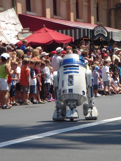 r2d2 - Eu Viajo com Filhos